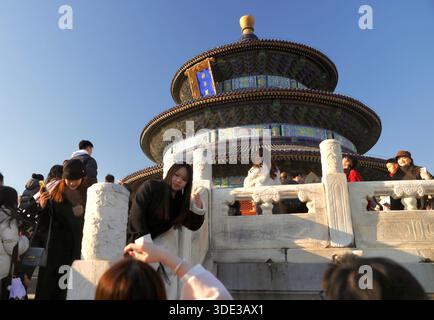 BEIJING, CHINA - JANUARY 10, 2026 - Readers purchase books at the 2026 ...