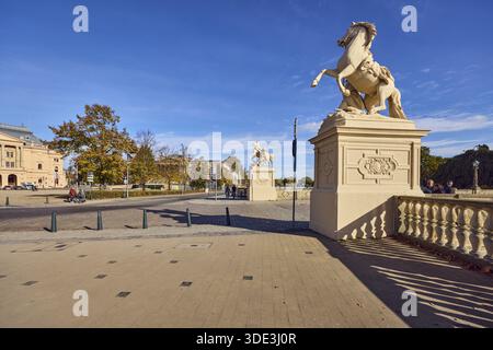 Castle bridge, entrance portal, horse sculpture, car bridge and ...