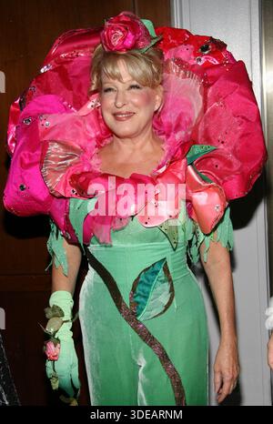 31 October 2005 - New York, New York - Tony Danza at Bette Midler's ...