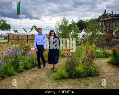 Adam Frost & Frances Tophill, presenting making filming BBC tv prog ...