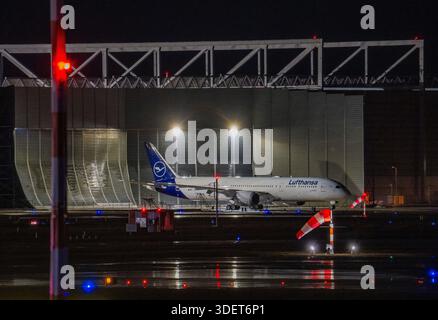 15 January 2026, Hesse, Frankfurt/Main: The facilities at the ...