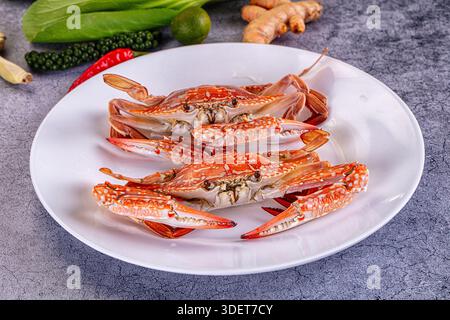 Steamed delicous fresh wild red crab Stock Photo - Alamy