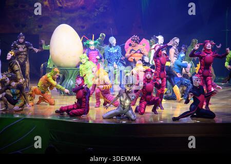 London, UK. 08 Jan, 2026. Pictured: Yue Zhao, Baoyu Zhu, Lulu Zhang ...