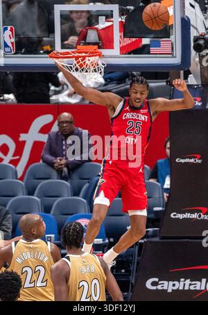 New Orleans Pelicans forward Trey Murphy III (25) shoots around Indiana ...