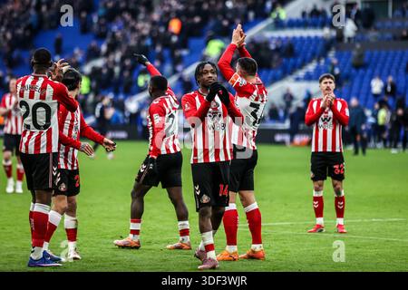 Romaine Mundle of Sunderland applauds the fans after being substituted ...