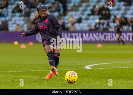 9, Toni Payne of Everton at warm up during the Adobe Women's FA Cup ...