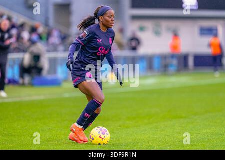 9, Toni Payne of Everton at warm up during the Adobe Women's FA Cup ...