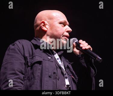Madison, WI, USA. 10th Jan, 2023. Wisconsin Badgers forward Carter ...