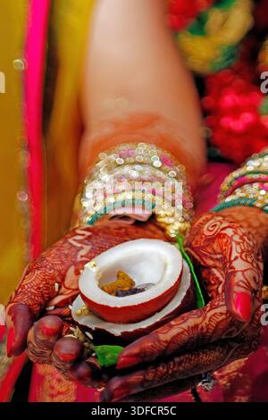 Kanyadaan is a significant ritual in Hindu wedding ceremonies Stock ...