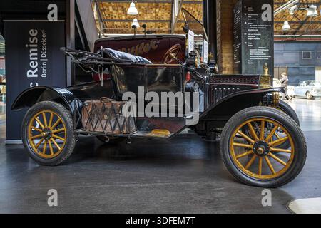 BERLIN - MAY 11: Vintage car Ford Model A, 26th Oldtimer-Tage Berlin ...