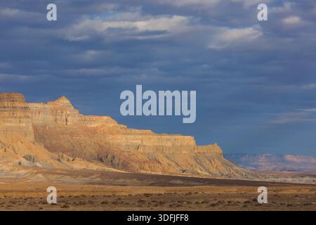 American landscapes- prairie and cliffs, Utah, USA Stock Photo - Alamy
