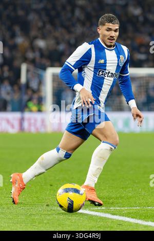 Porto, Portugal. 14th Jan, 2026. FC Porto's player Eustáquio action ...