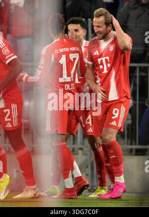 1:1 Goal, celebration, v.. goal scorer Harry Kane, Aleksandar Pavlovic ...