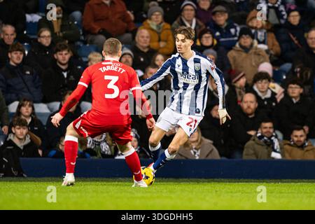 3, Matt Targett of Middlesbrough FC looks to his right as he moves ...
