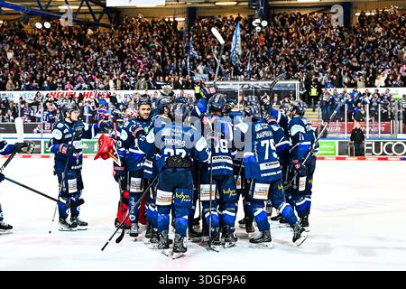 Christian Thomas (Iserlohn Roosters, #27) Dresdner Eisloewen vs ...