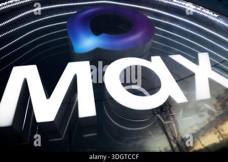 Moscow, Russia. 18th January, 2026. Young people go sledding on an ...