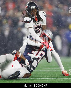 Houston Texans running back C.J. Prosise (24) runs down in kick ...
