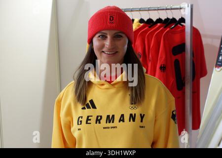 MUENCHEN, GERMANY- JANUARY 19: Ramona Hofmeister (Snowboard) at the ...