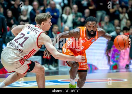 from left: Justus HOLLATZ (FCB), Niels GIFFEY (FCB), Wenyen GABRIEL ...