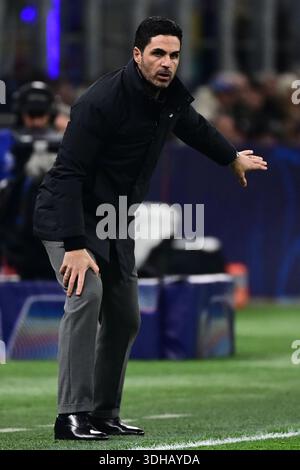 Mikel Arteta Head Coach of Arsenal FC reacts during the Arsenal FC ...