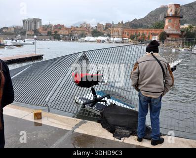 Palermo, Italy. 21st Jan, 2026. Palermo. Damage caused by Cyclone Harry ...