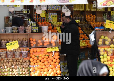 Tehran, Iran. 21st Jan, 2026. People play chess in Tehran, Iran, Jan ...