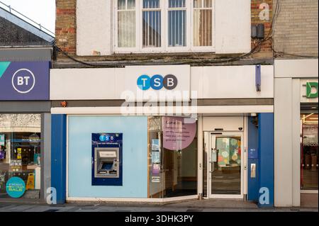 Slough, Berkshire, UK. 14th January, 2026. A Lloyds Bank in Slough ...