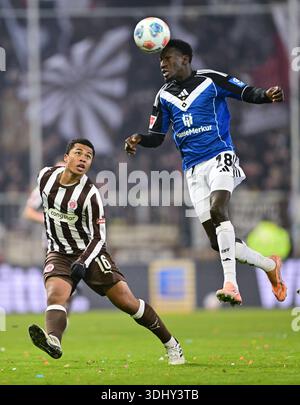 from left: Joel Chima Fujita, Keven Schlotterbeck (FC Augsburg) FC ...