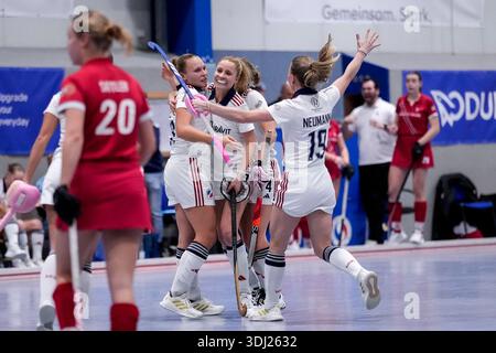 from left: Goal scorer Lisa Nolte (DHC, 17), Friederike Heusgen (DHC, 8 ...