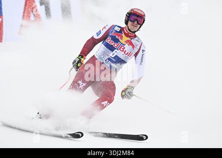 KITZBUEHEL, AUSTRIA - JANUARY 24: Stefan Babinsky of Austria in action ...