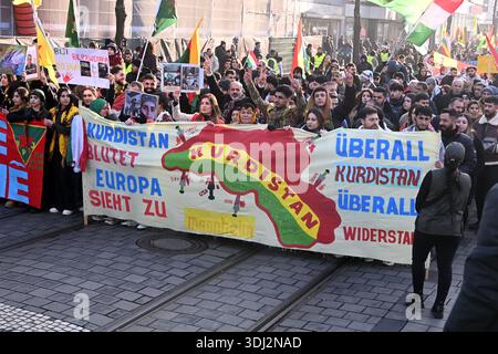24 January 2026, Baden-Württemberg, Mannheim: Participants in a ...