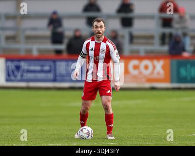 BRACKLEY, ENGLAND - JANUARY 24: Shane Byrne of Brackley Town complains ...