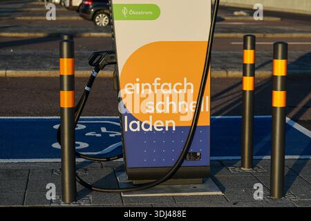 20 January 2026, Saxony, Schkeuditz: Blue parking spaces are marked in ...