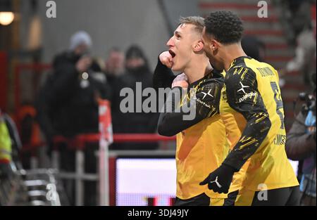 Celebration on the left: Felix Nmecha, Aleksandar Pavlovic (Germany ...