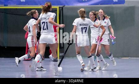 from left: Verena Neumann (MHC, 19), Lucina von der Heyde (MHC, 2 ...