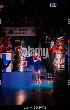 Jesse Elser (SVG Lüneburg, 3) (with star filter); Volleyball Bundesliga ...