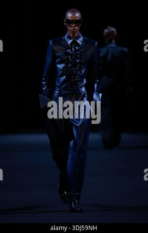 Paris, Frankreich. 23rd Jan, 2026. COMME DES GARváONS Fall/Winter 2026 ...