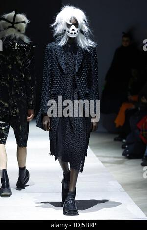 COMME DES GARváONS HOMME PLUS men Fall/Winter 2026-2027 runway during ...