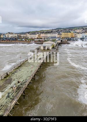 Teignmouth, UK. 25th Jan, 2026. Storm Ingrid continues to batter the ...