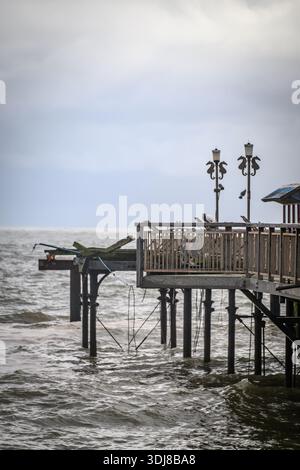 Teignmouth, UK. 25 Jan 2026. Storm Ingrid continues to batter the ...
