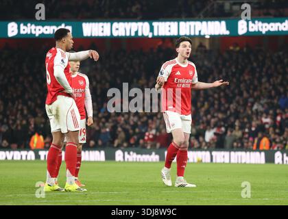 Arsenal dejection at the Arsenal v Manchester United EPL match, at the ...