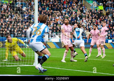 Huddersfield Town midfielder Marcus Harness (10) during the ...
