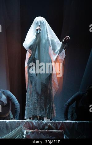 Madrid, Spain. 25th Jan, 2026. The singer Violeta Hódar performs during ...