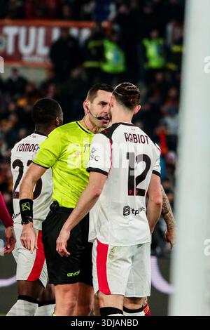 Andrea Colombo referee and Adrien Rabiot of AC Milan during AS Roma vs ...