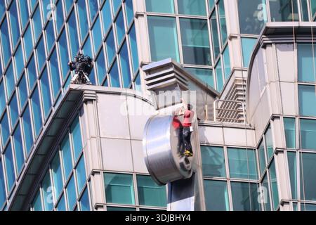 TAIPEI, CHINA - JANUARY 25, 2026 - American climber Alex Honnold climbs ...