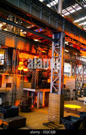 On-site shooting of high temperature forging in iron and steel plant ...