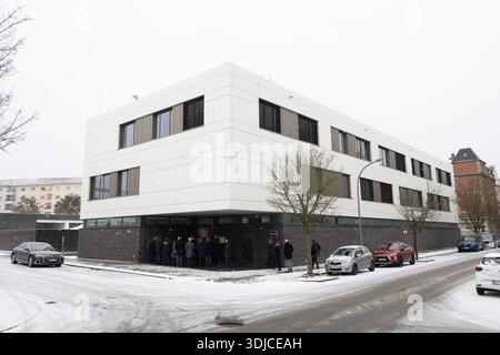 26 January 2026, Saxony, Döbeln: A custody cell at Döbeln police ...