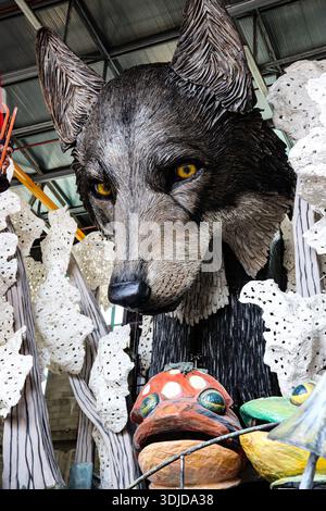 Viareggio, Italia. 26th Jan, 2026. Detail of the mask of Donald Trump's ...