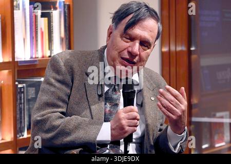 MILAN - Rizzoli Bookstore, Galleria Vittorio Emanuele. Presentation of ...