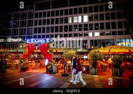 ROTTERDAM - Catering at the town hall square ROBIN UTRECHT /ANP ...
